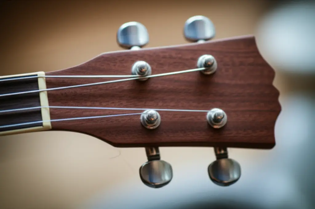 How to Tune a Ukulele: 10 Common Tunings Explained! 🎶 - Guitar Brands